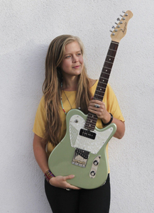 Welcome to MAGNETO GUITARS, custom handmade designed guitars